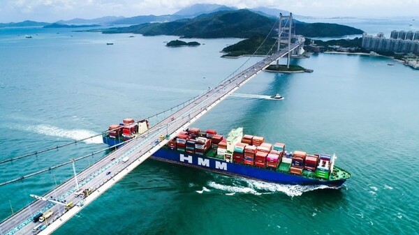 HMM, 2조 원 규모 SK해운 인수 추진…벌크·탱커 사업 확장